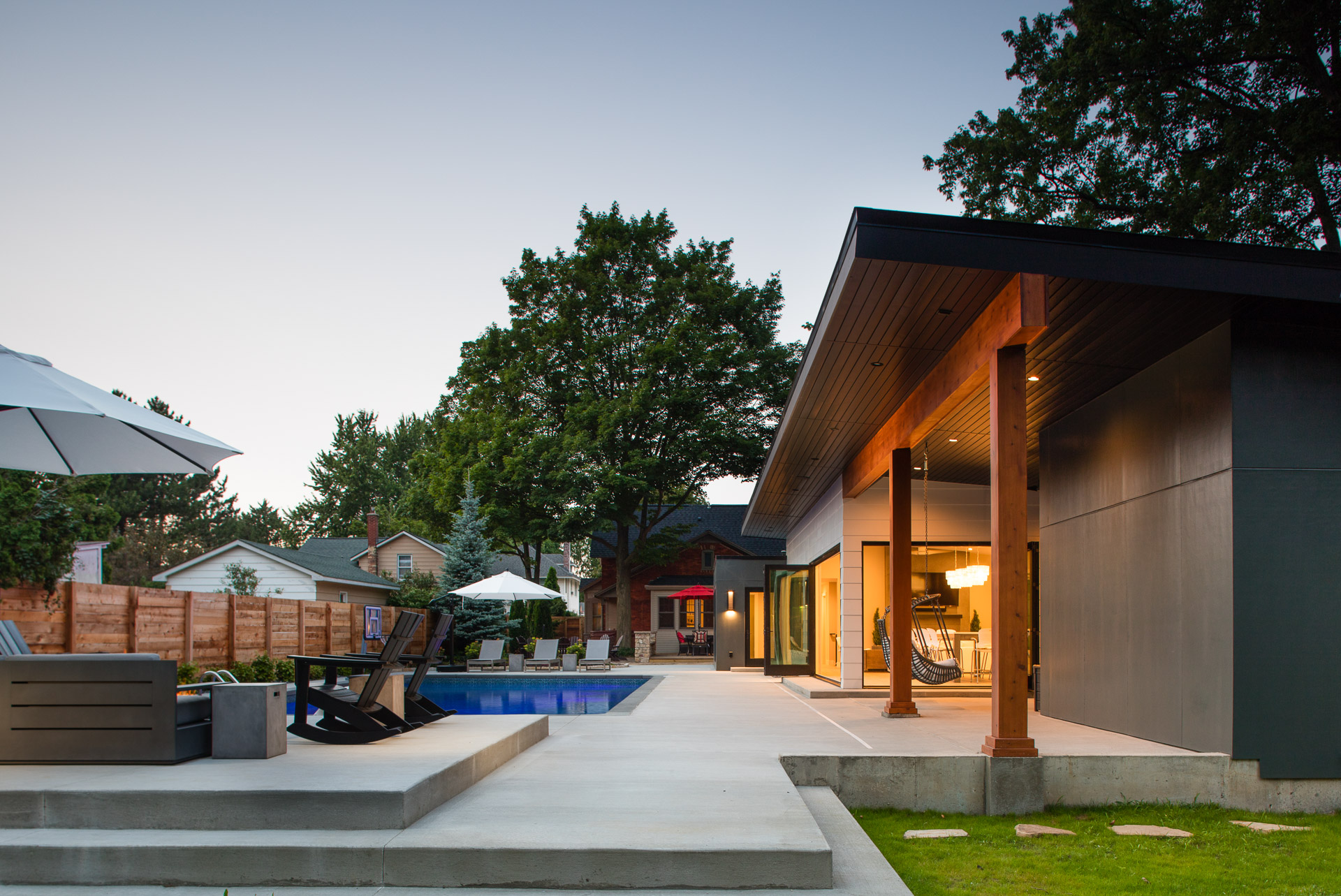 Downtown Pool House - Lucid Architecture